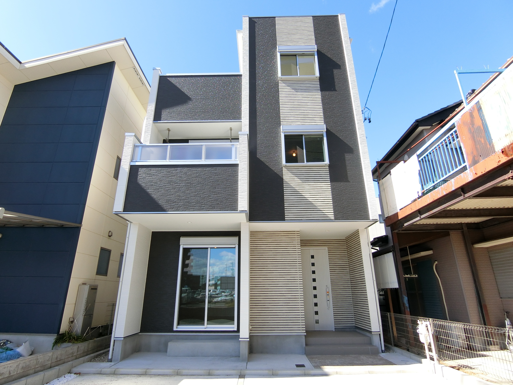 東入 3LDK 木造3階建て 28.26坪 間口7280mm | 北区のランド【不動産･新築一戸建･分譲住宅・賃貸アパート】